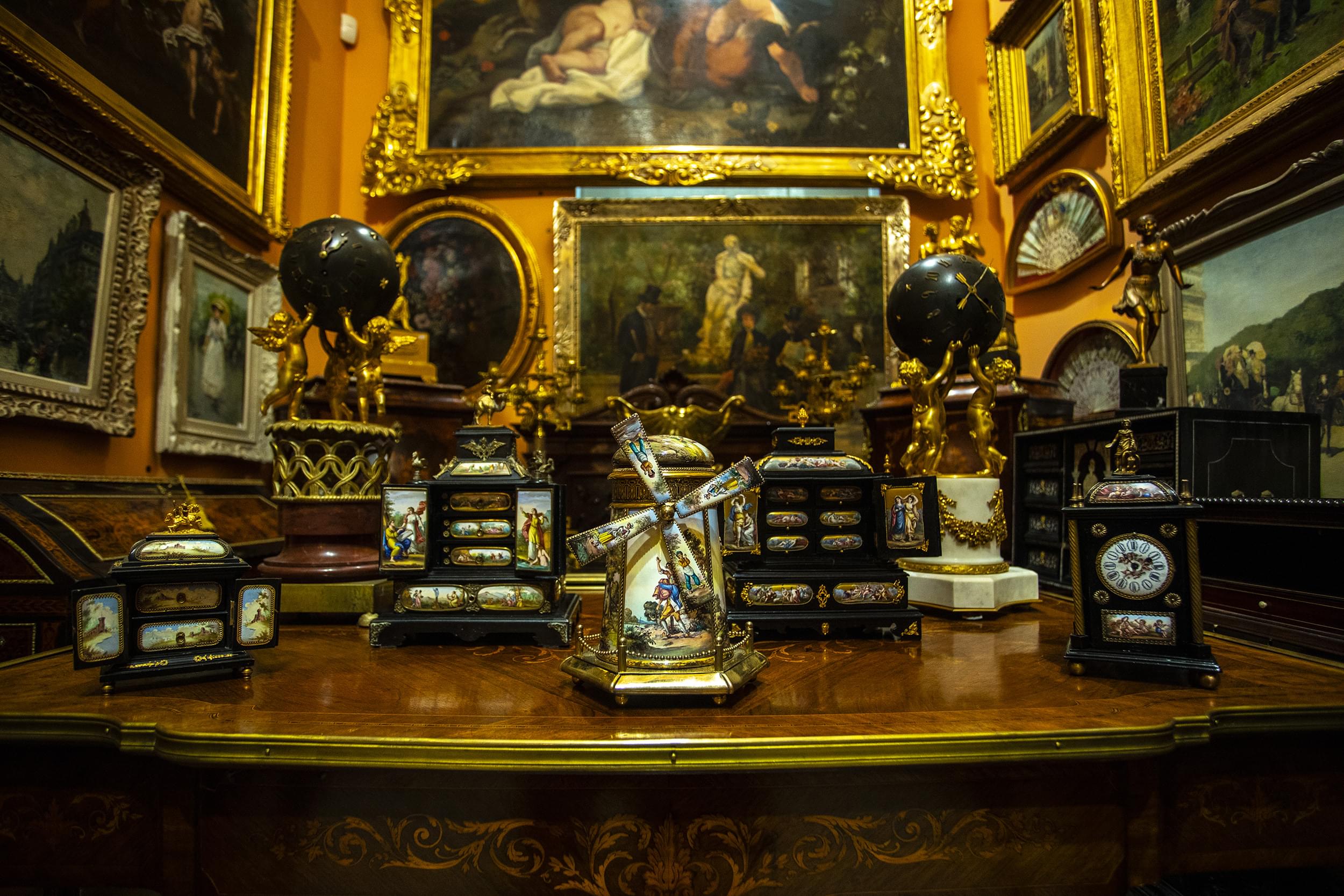 Prague Antique Collection